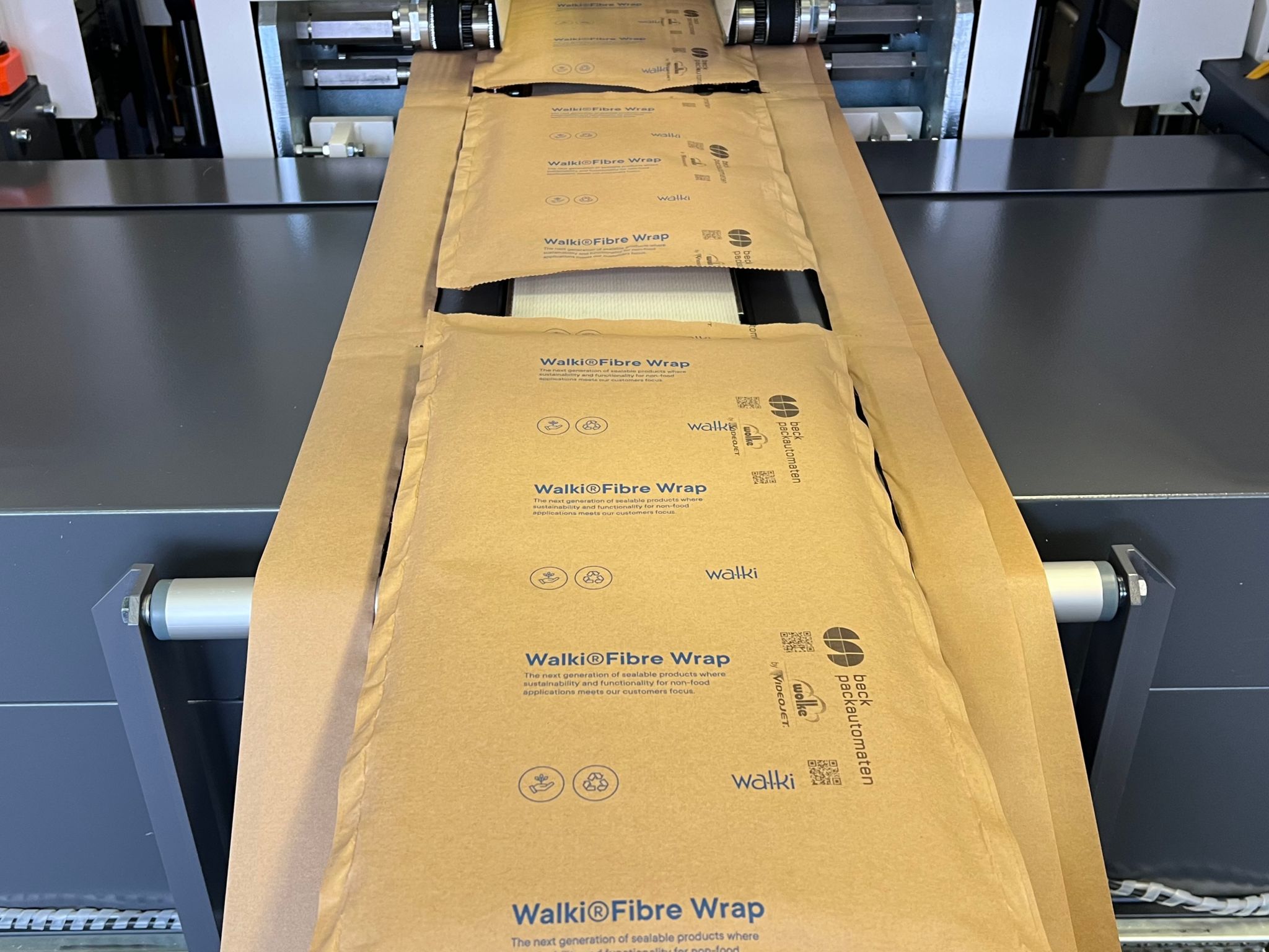 Papier nacinany do pakowania i wypełniania paczek - Papieropak